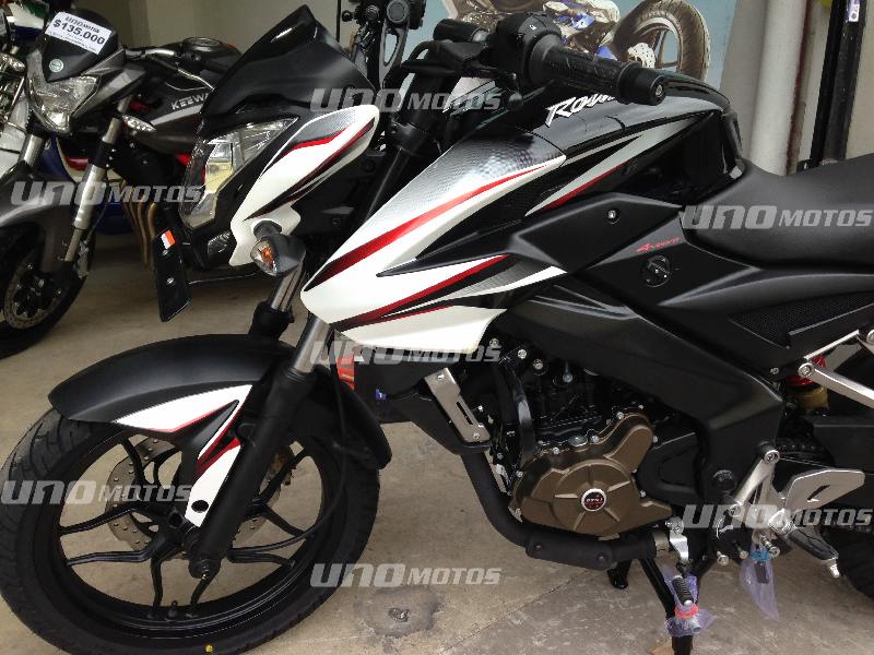 BAJAJ Rouser 200 NS bajaj